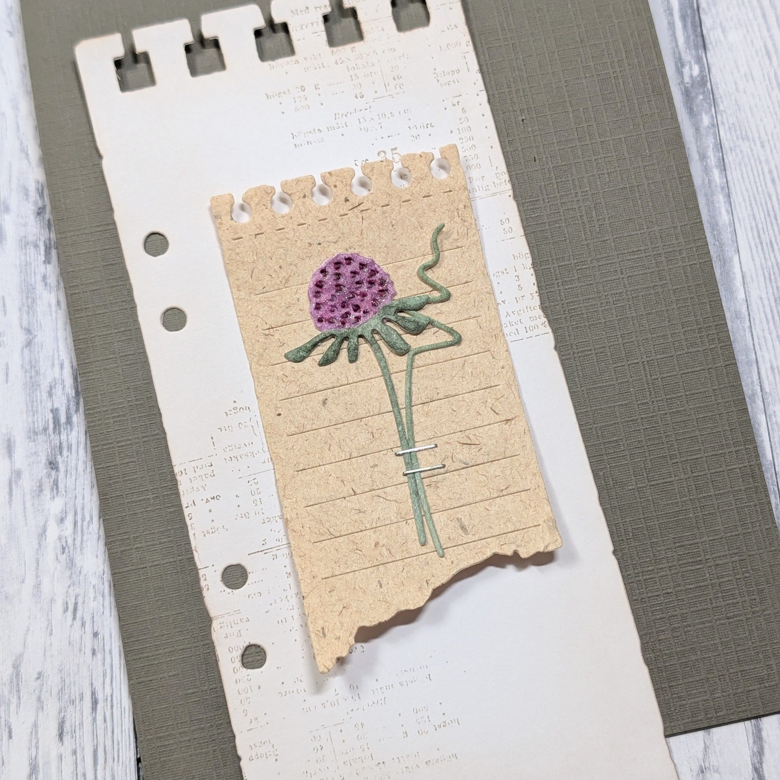 Gummiapan - Small Thistle - Meissa print